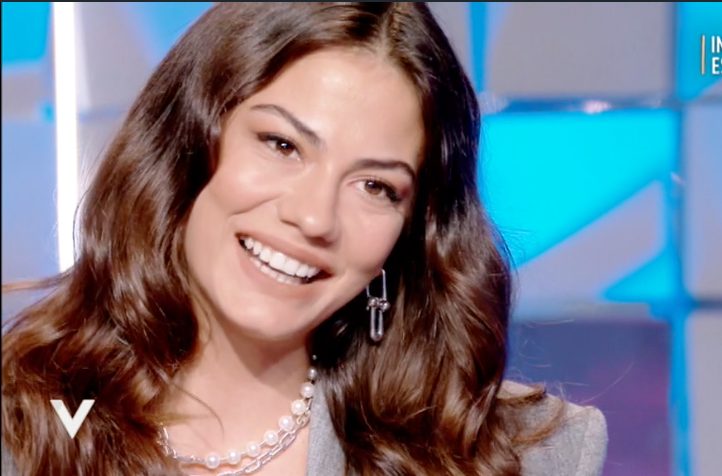 Demet Özdemir, Sanem in Daydreamer: Voglio bene a Can Yaman, ma siamo ...