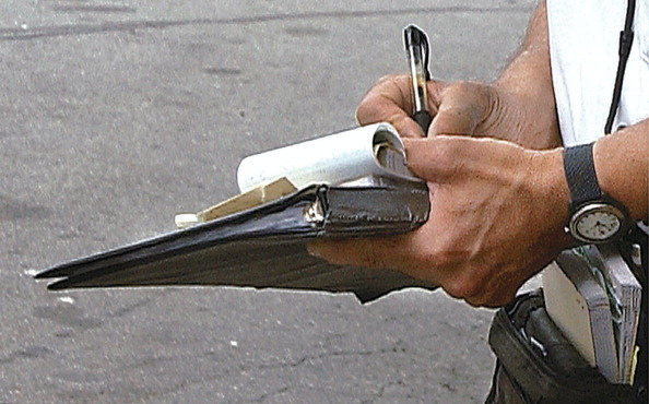 Multe lasciate sul parabrezza, cosa cambia a Roma: le novità sui pagamenti