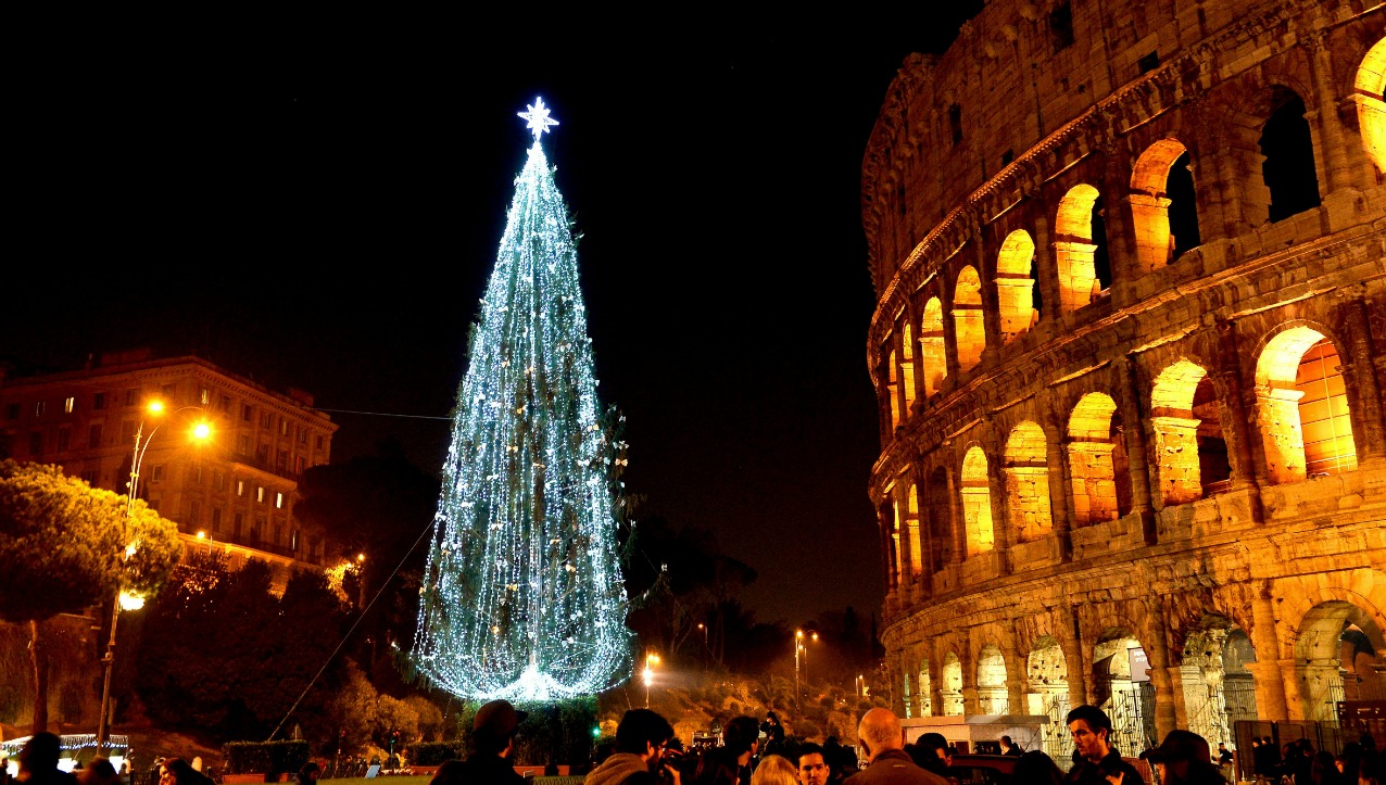 Le mille luci di Roma a Natale: la città è uno spettacolo