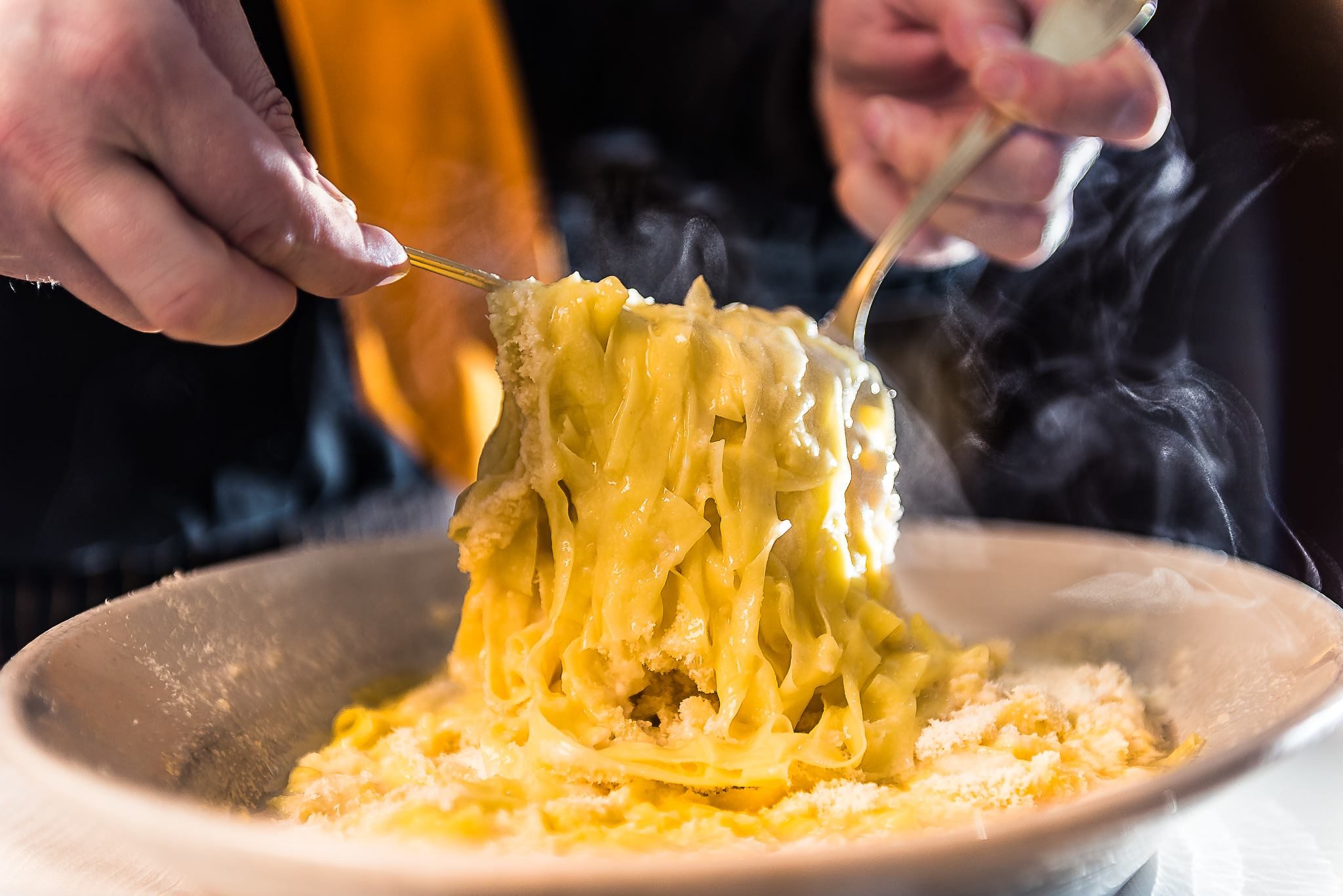La fettuccina Alfredo, la ricetta italiana più famosa, festeggia il ...