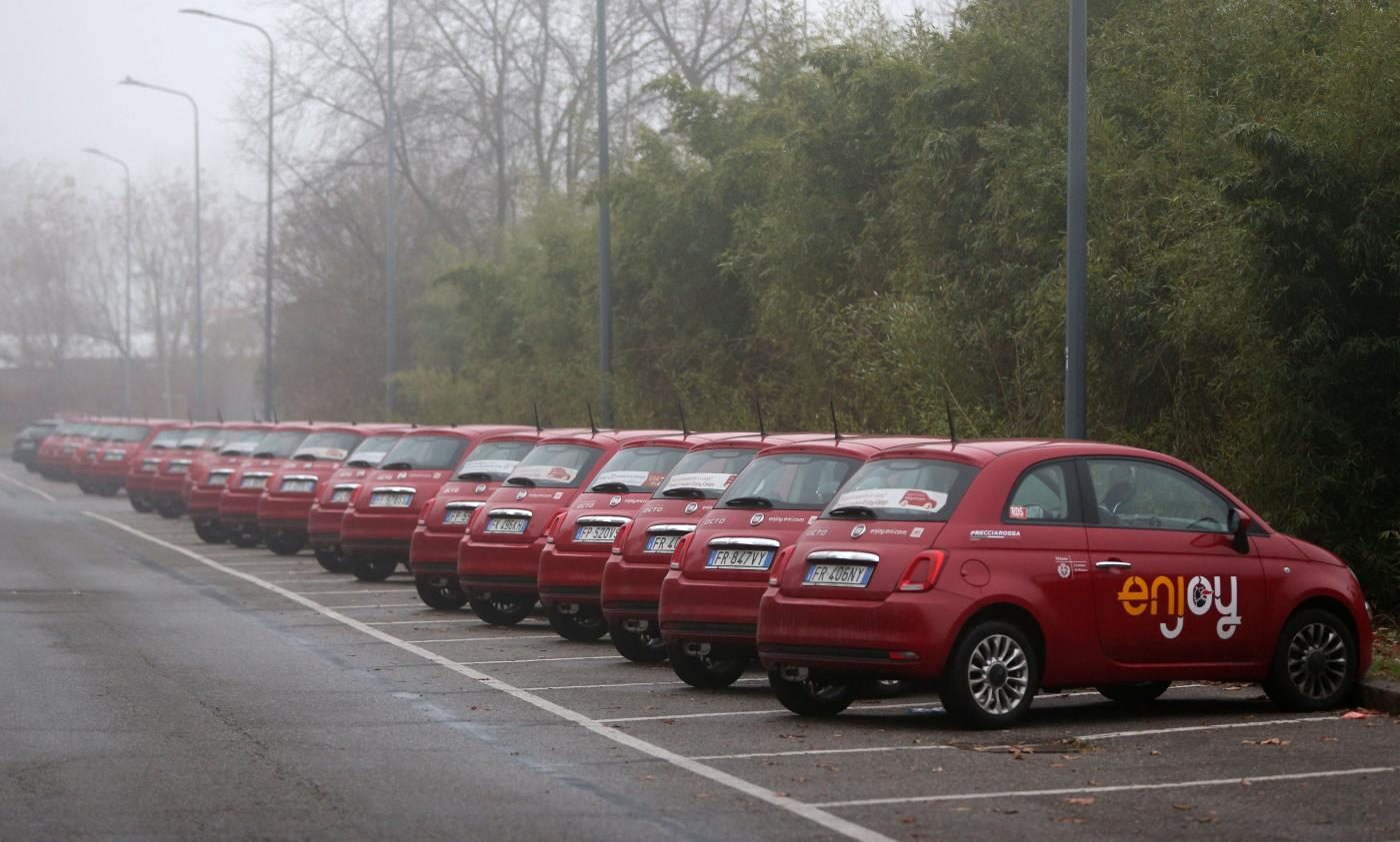 Ruba le auto del carsharing usando i dati delle patenti delle amiche ...