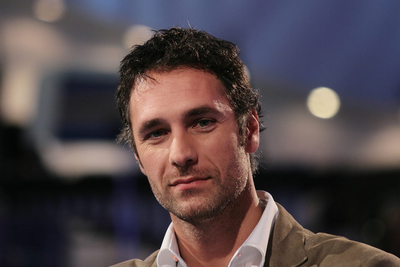 Raul Bova rinuncia allo scooter: Le strade di Roma sono troppo pericolose