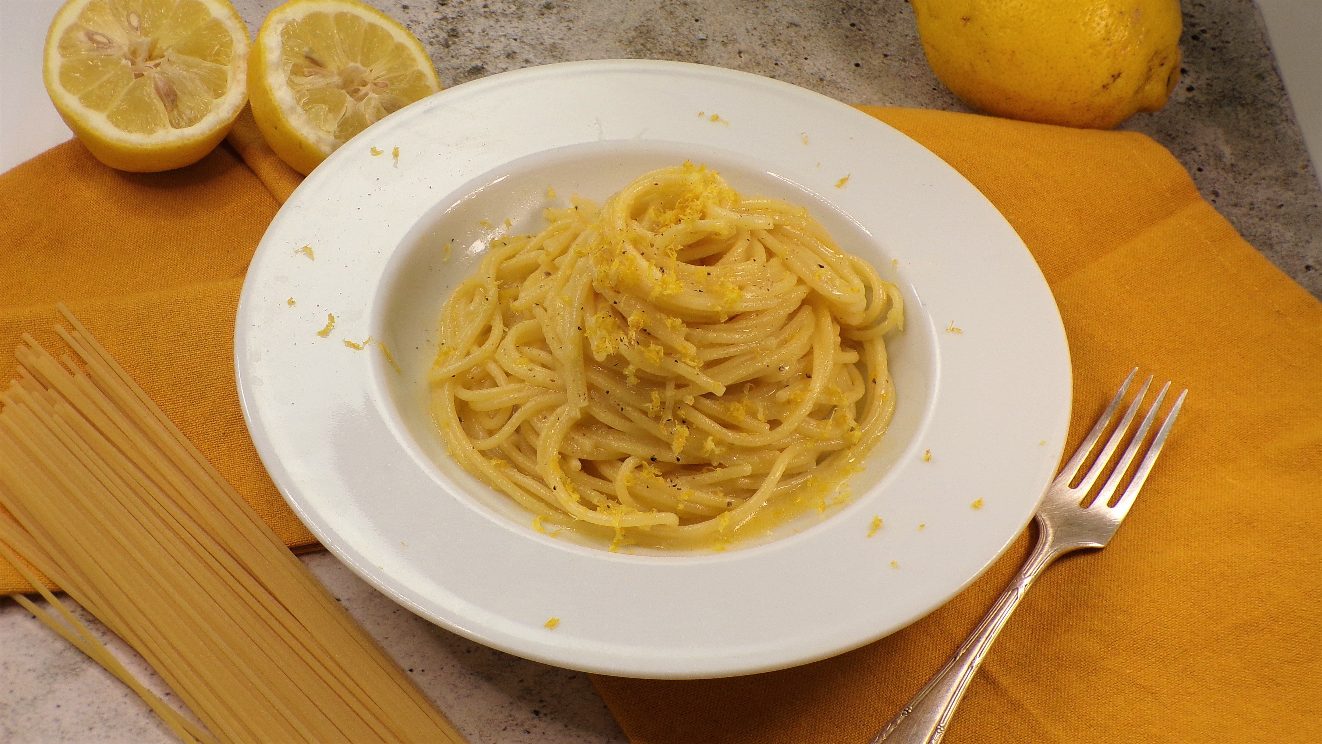 Spaghetti Al Limone La Ricetta Del Primo Piatto Fresco E Cremoso Spaghetti Al Limone La Ricetta Del Primo Piatto Fresco E Cremoso