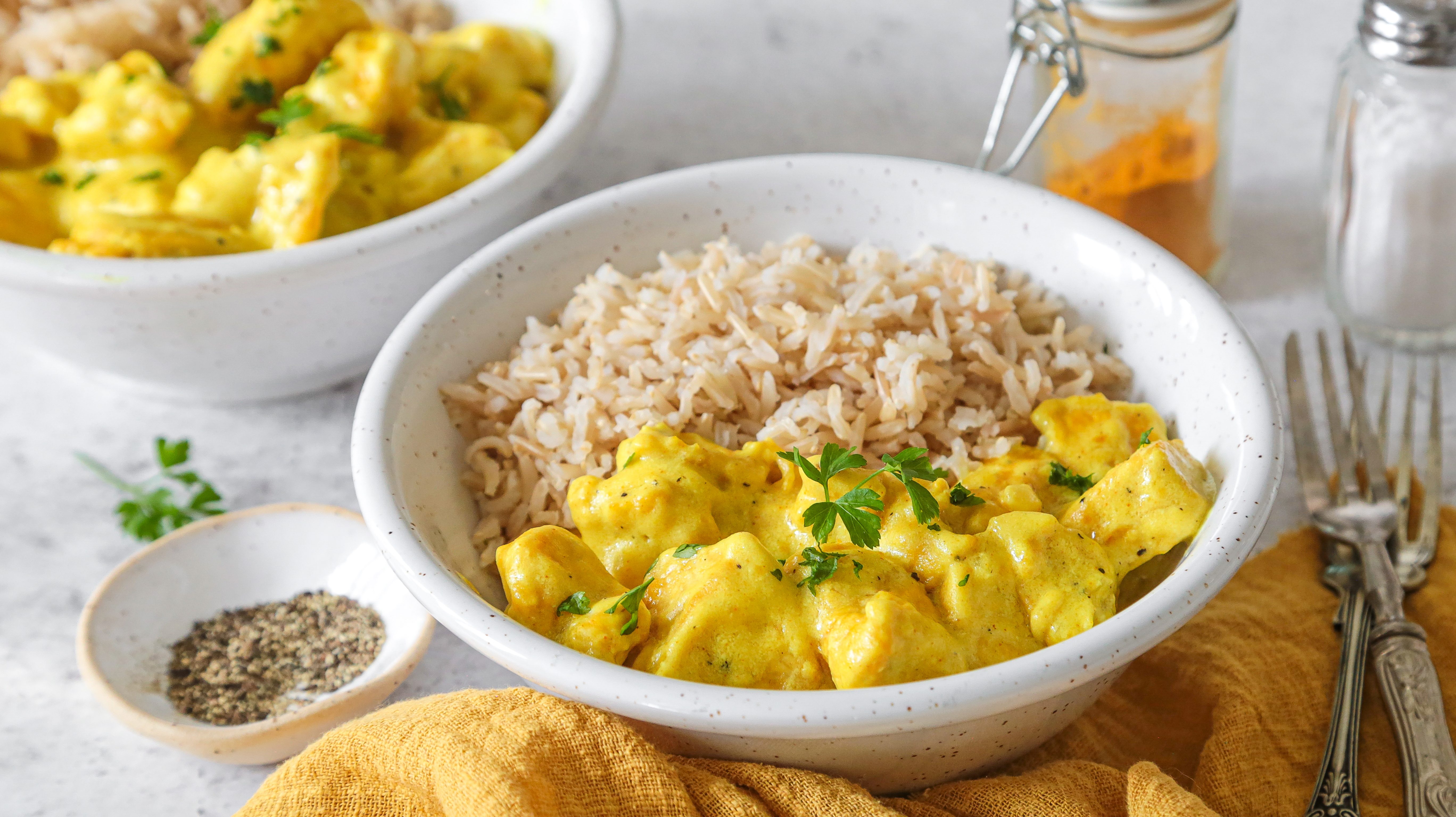 Pollo alla curcuma: la ricetta del piatto semplice e super cremoso