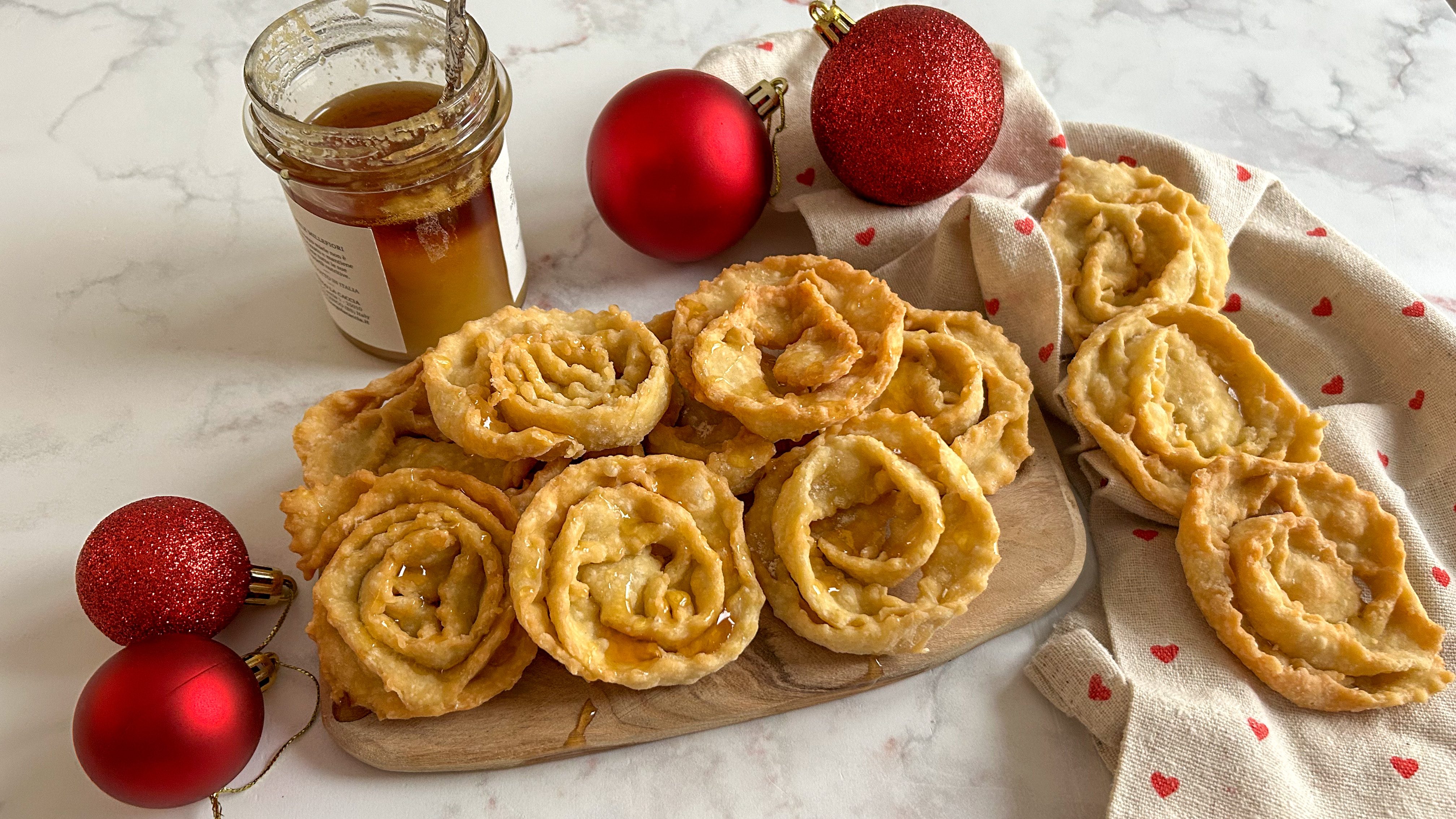 Cartellate lucane: la ricetta del dolce tipico della Basilicata