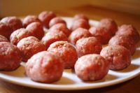 Deep-fried meatballs: a real treat for adults and children | Cookist.com