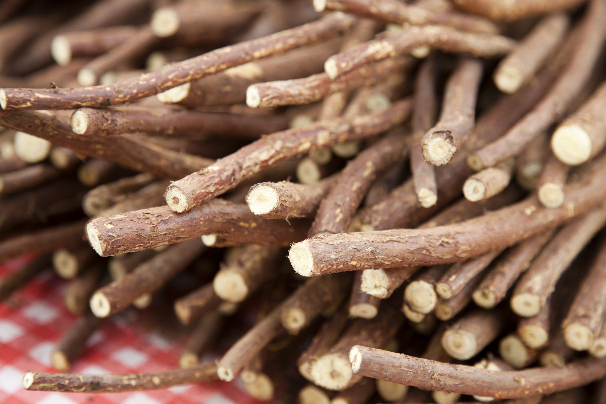 20 Incredible Benefits Of Licorice 20 Incredible Benefits Of Licorice