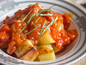 Bravas sauce: the traditional Spanish recipe