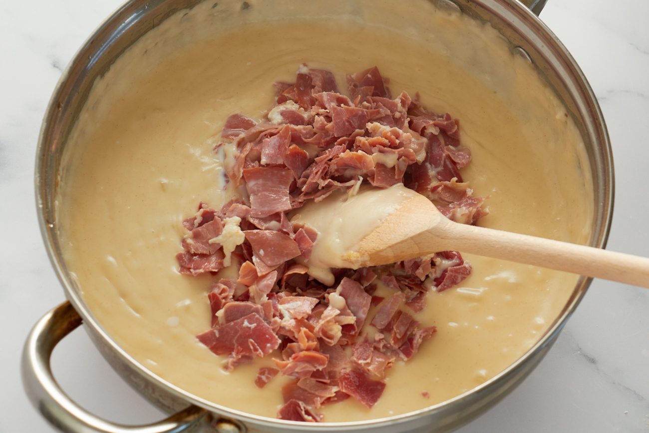 Croquettes with Serrano Ham: the delicious recipe you need
