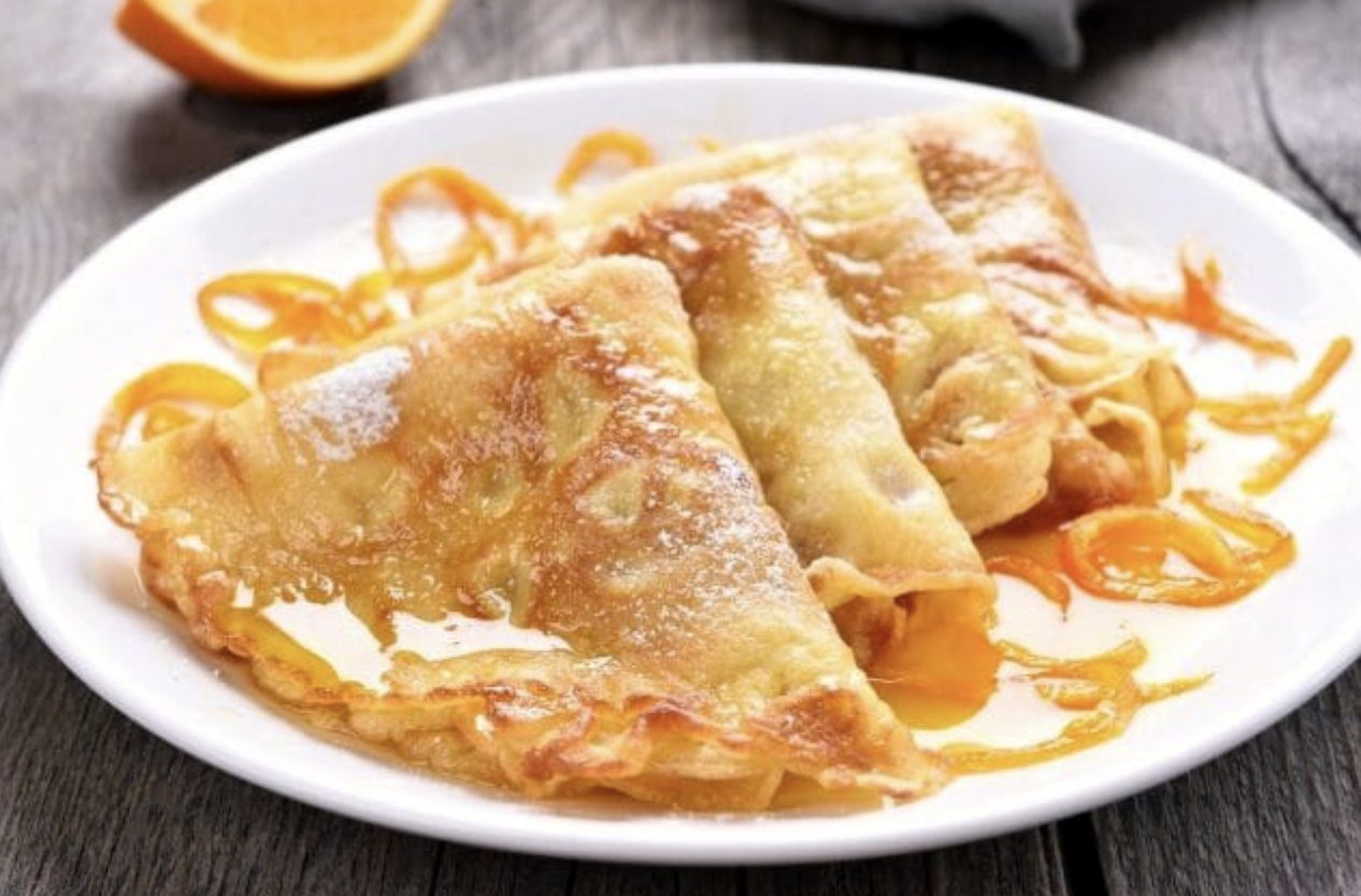 Crepe suzette: the recipe for the flambè dessert served with Grand ...