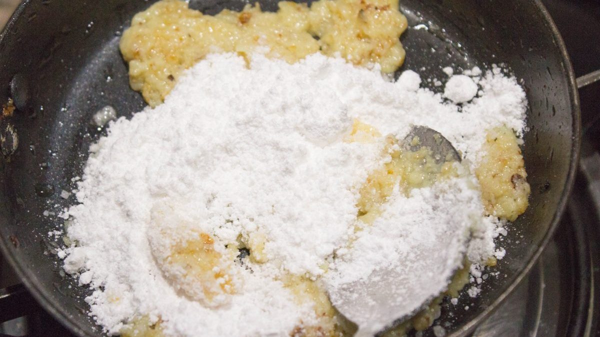 Gujiya: Traditional Indian sweet recipe