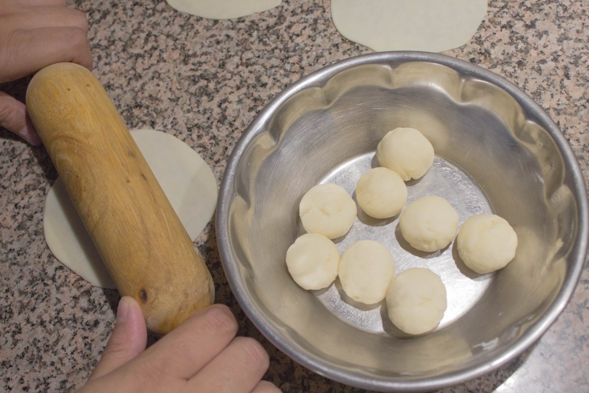 Gujiya: Traditional Indian sweet recipe
