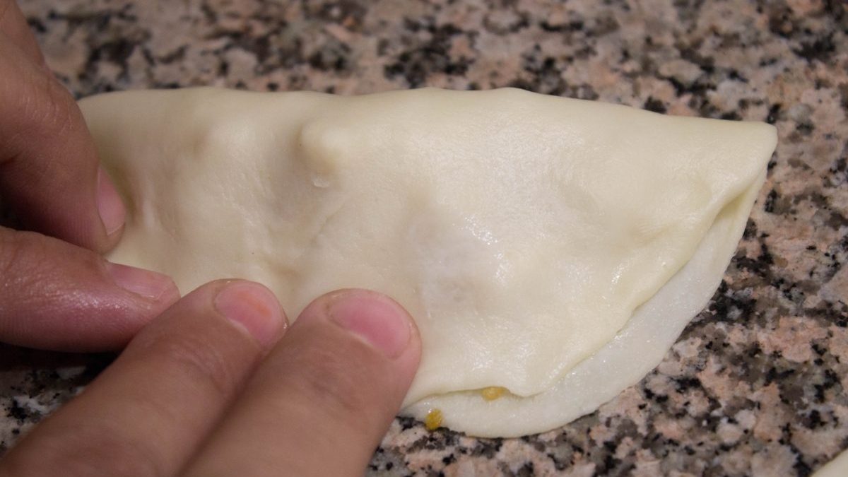 Gujiya: Traditional Indian sweet recipe