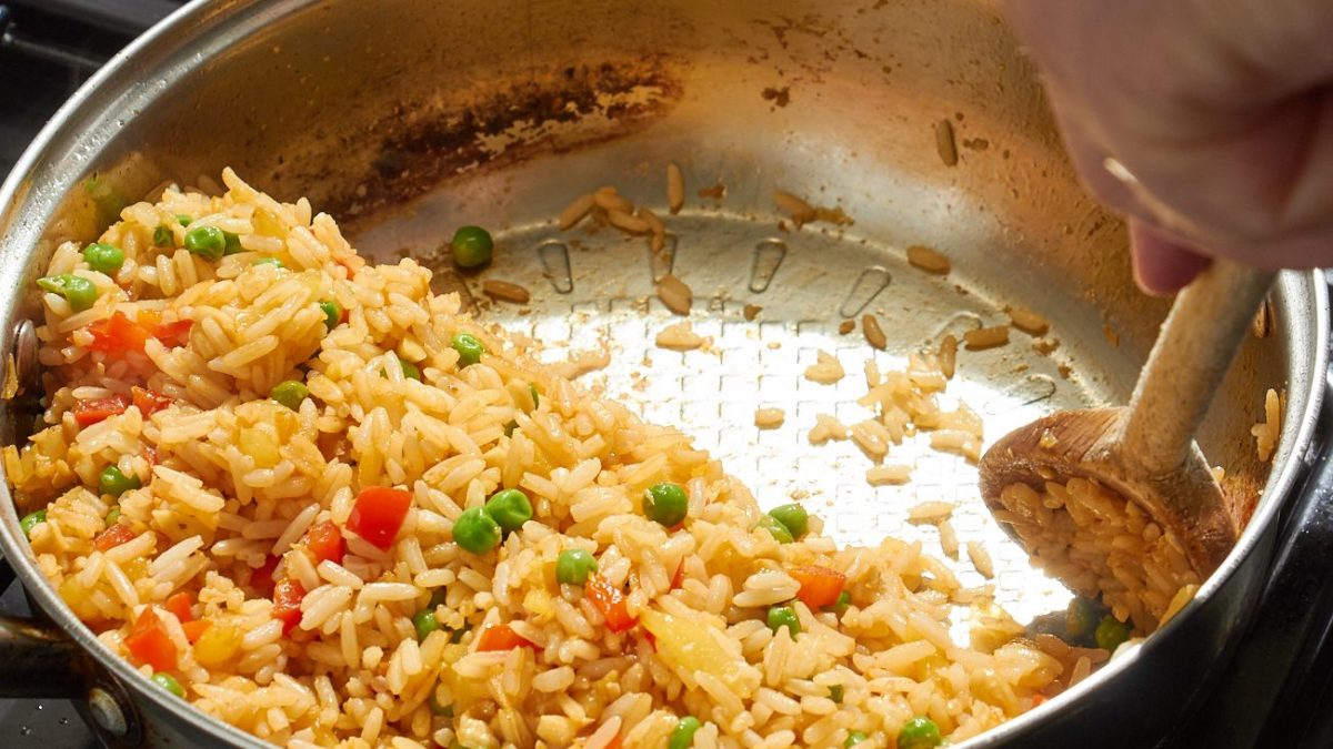 Pineapple Fried Rice: a tasty very easy to prepare