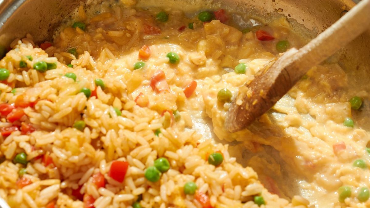 Pineapple Fried Rice: a tasty very easy to prepare