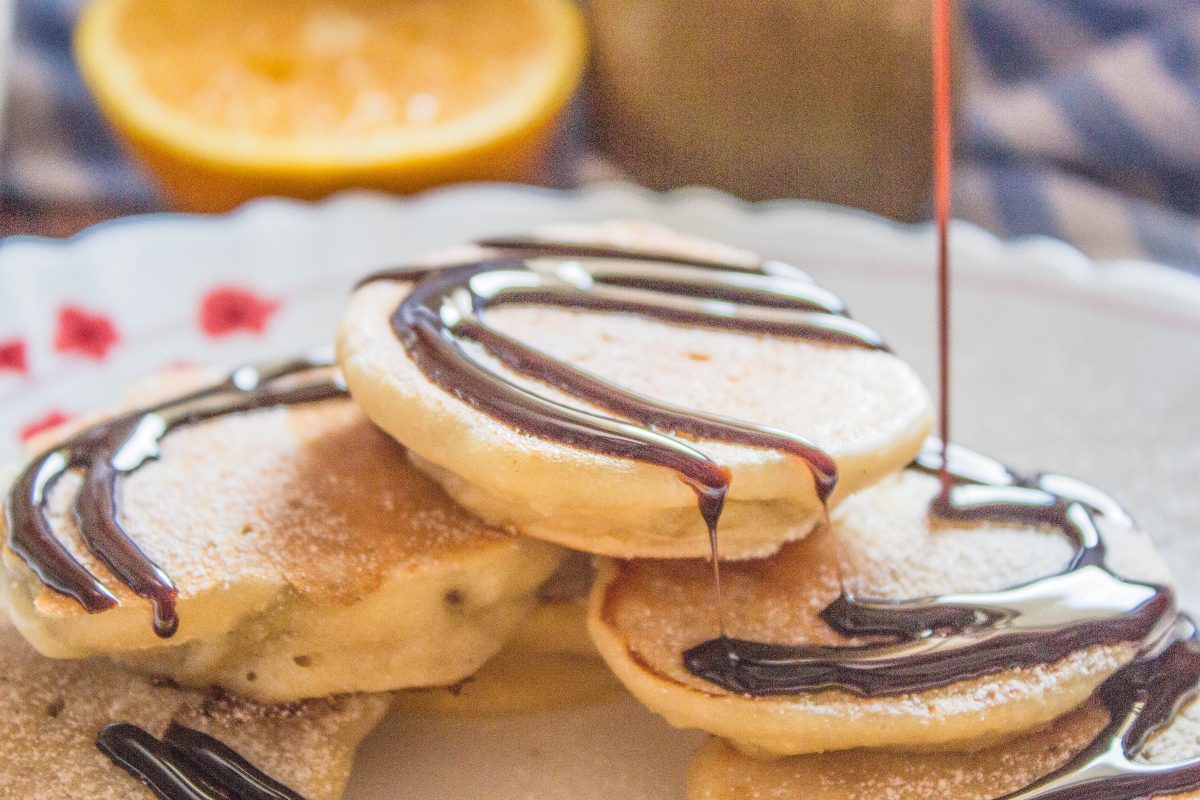 Oladi: light and fluffy Ukrainian pancakes!