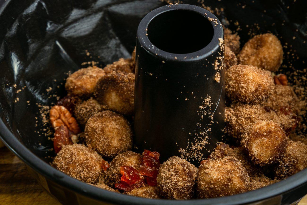 Christmas Monkey Bread: the fluffy and delicious dessert