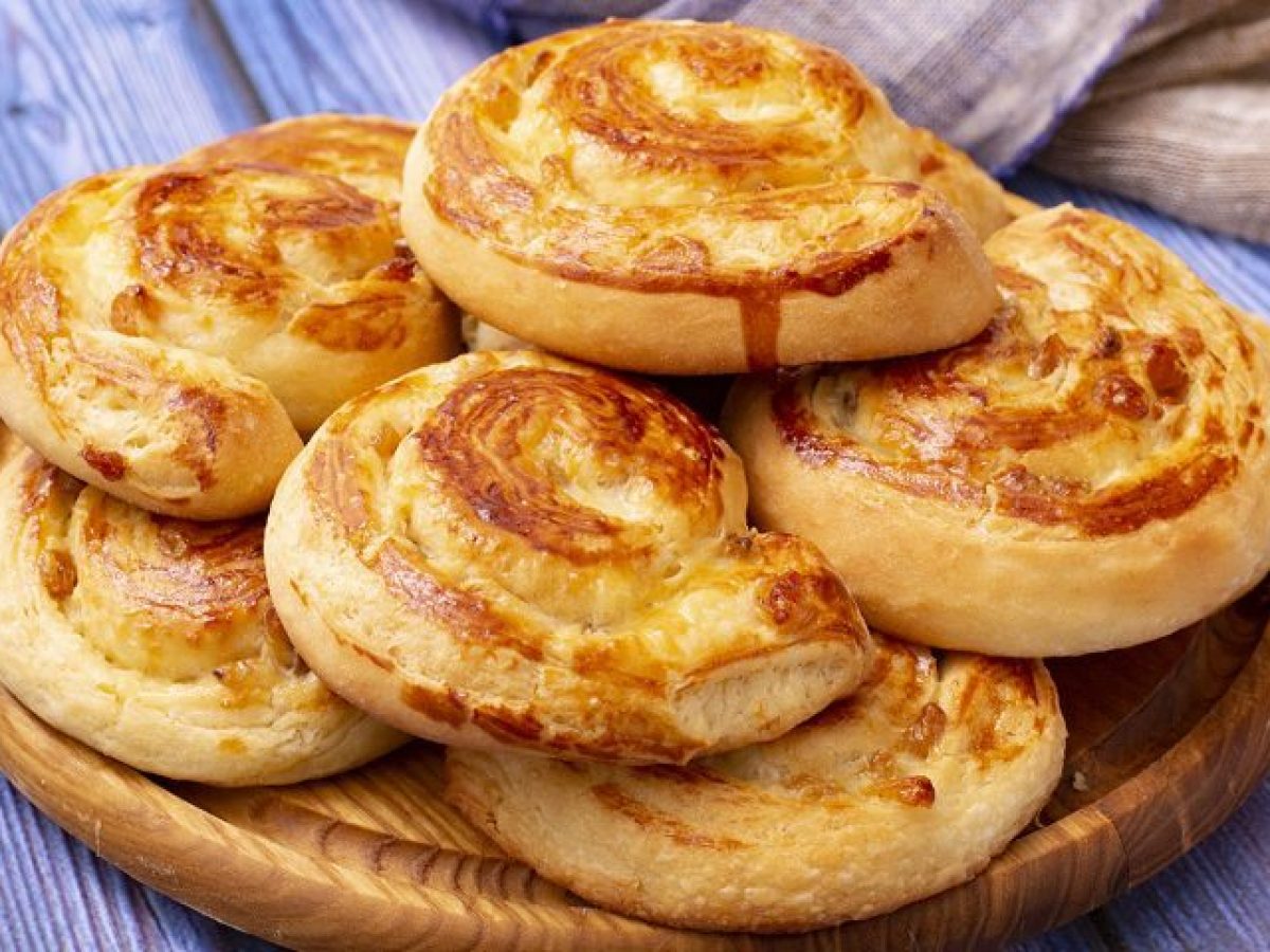 Classic French Pain Aux Raisin Recipe: a simple method step by step!