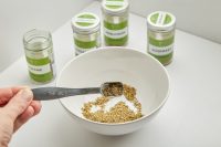 Crispy Herb Chicken with Gravy | Cookist.com