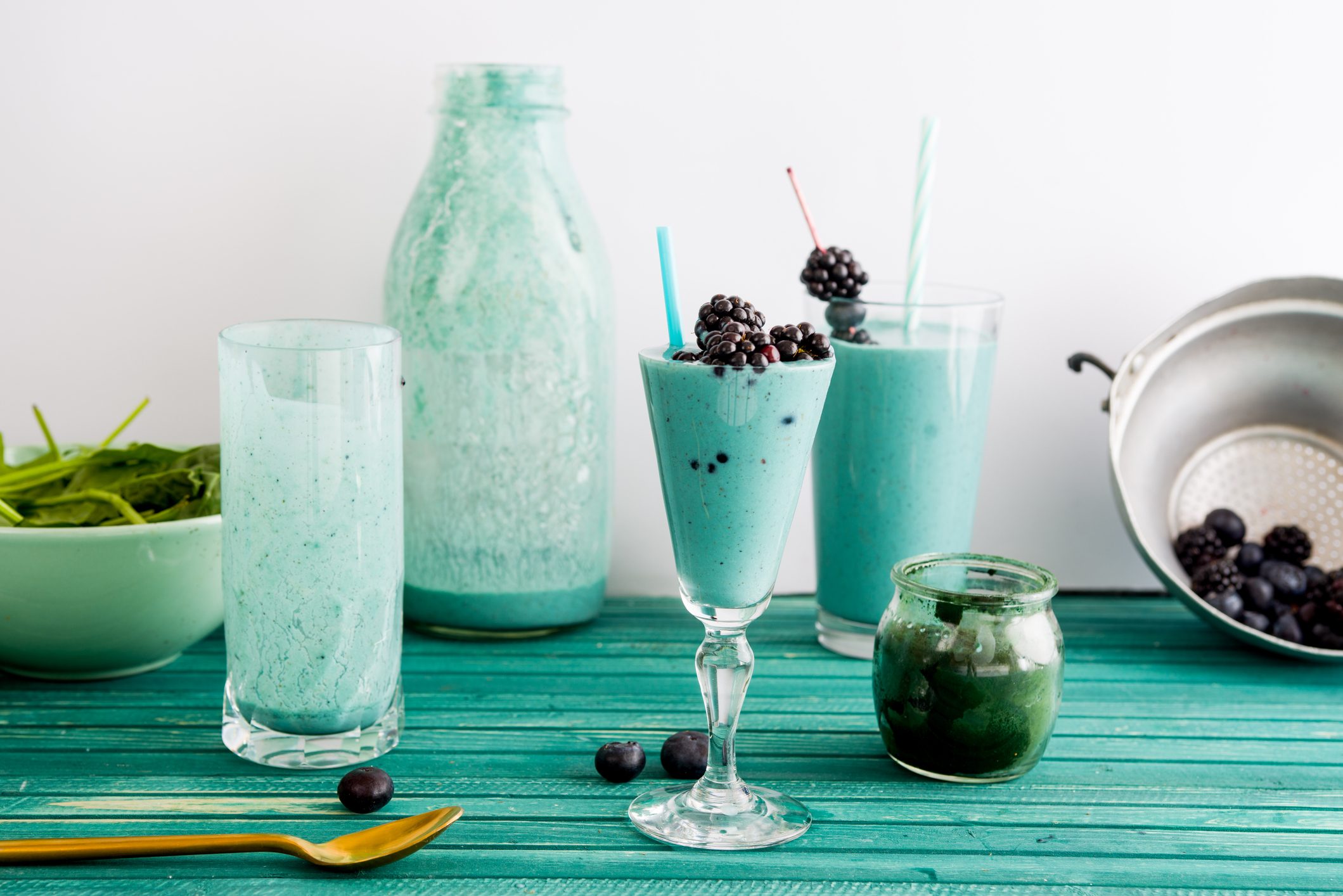 6 Ways That Drinking Blue Majik Smoothie Can Help Improve Your Health