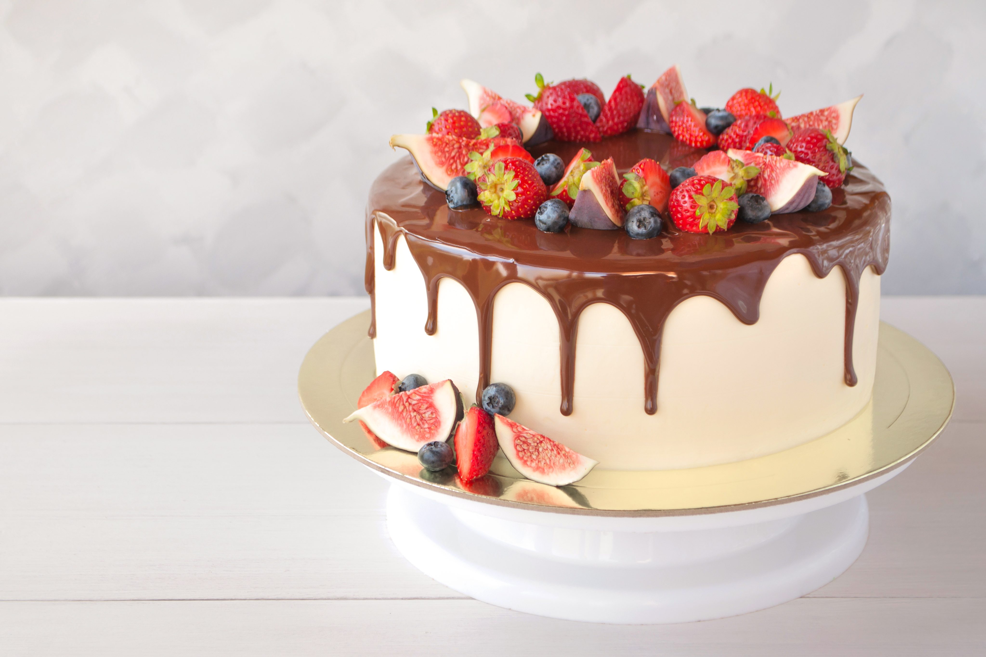 How To Decorate A Cake 10 Quick And Easy DIY Ideas