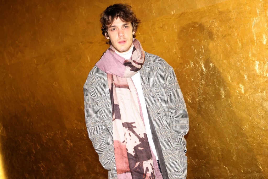 Chi è Matteo Oscar Giuggioli, l'attore che interpreta Matteo Pagani in ...