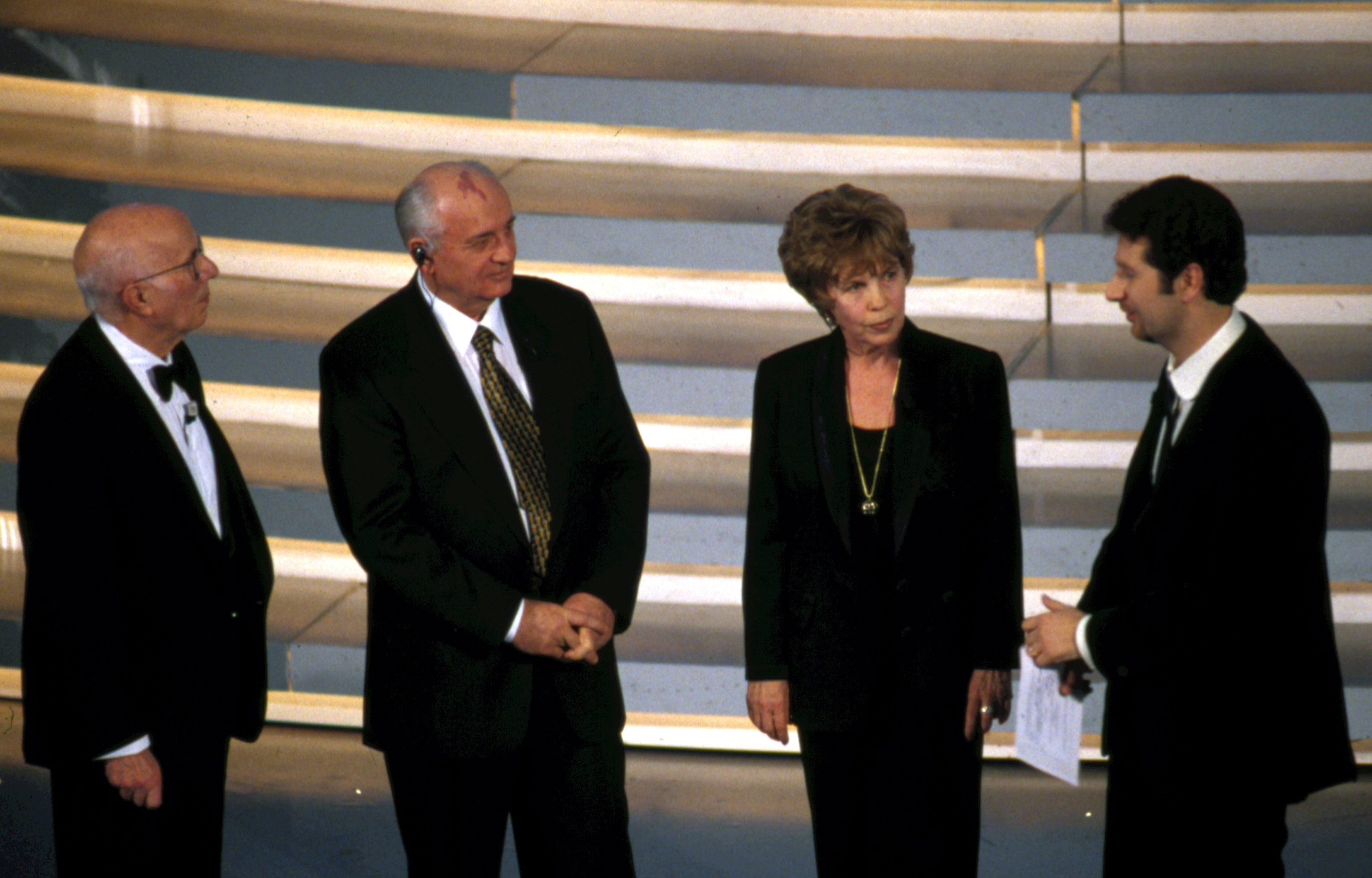When Gorbachev was invited to Sanremo by Fabio Fazio with his wife ...