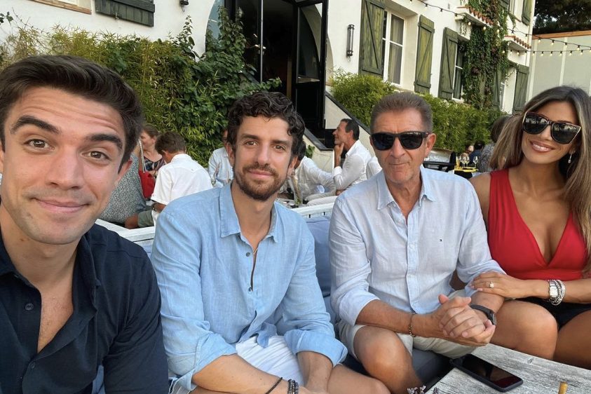 Ezio Greggio in vacanza con Romina Pierdomenico e i figli Gabriele e ...