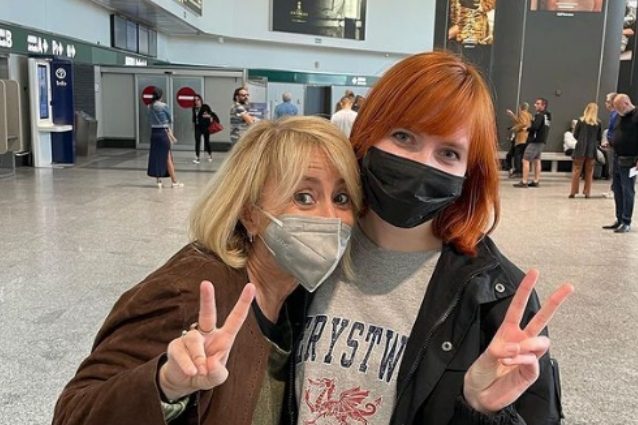 Luciana Littizzetto hugs her "daughter" Svetlana who fled Minsk again ...