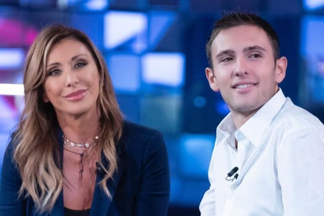 Sabrina Salerno introduces her 18-year-old son Luca: "Mom is special, I ...