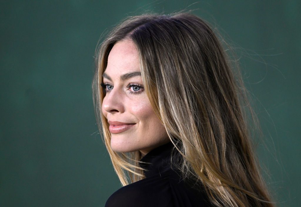 Margot Robbie: Ho bevuto shot di tequila prima della scena di nudo in ...
