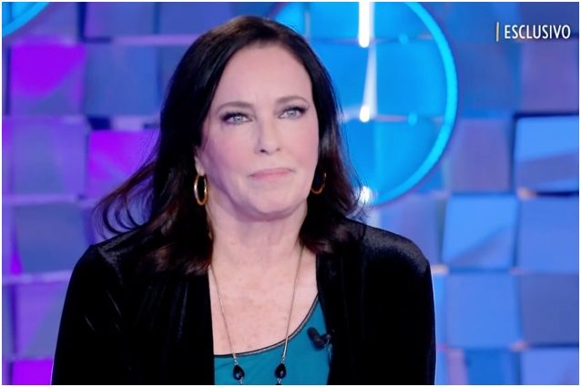 Clarissa Burt: Mio padre mi picchiava, per questo ho sofferto di ansia ...