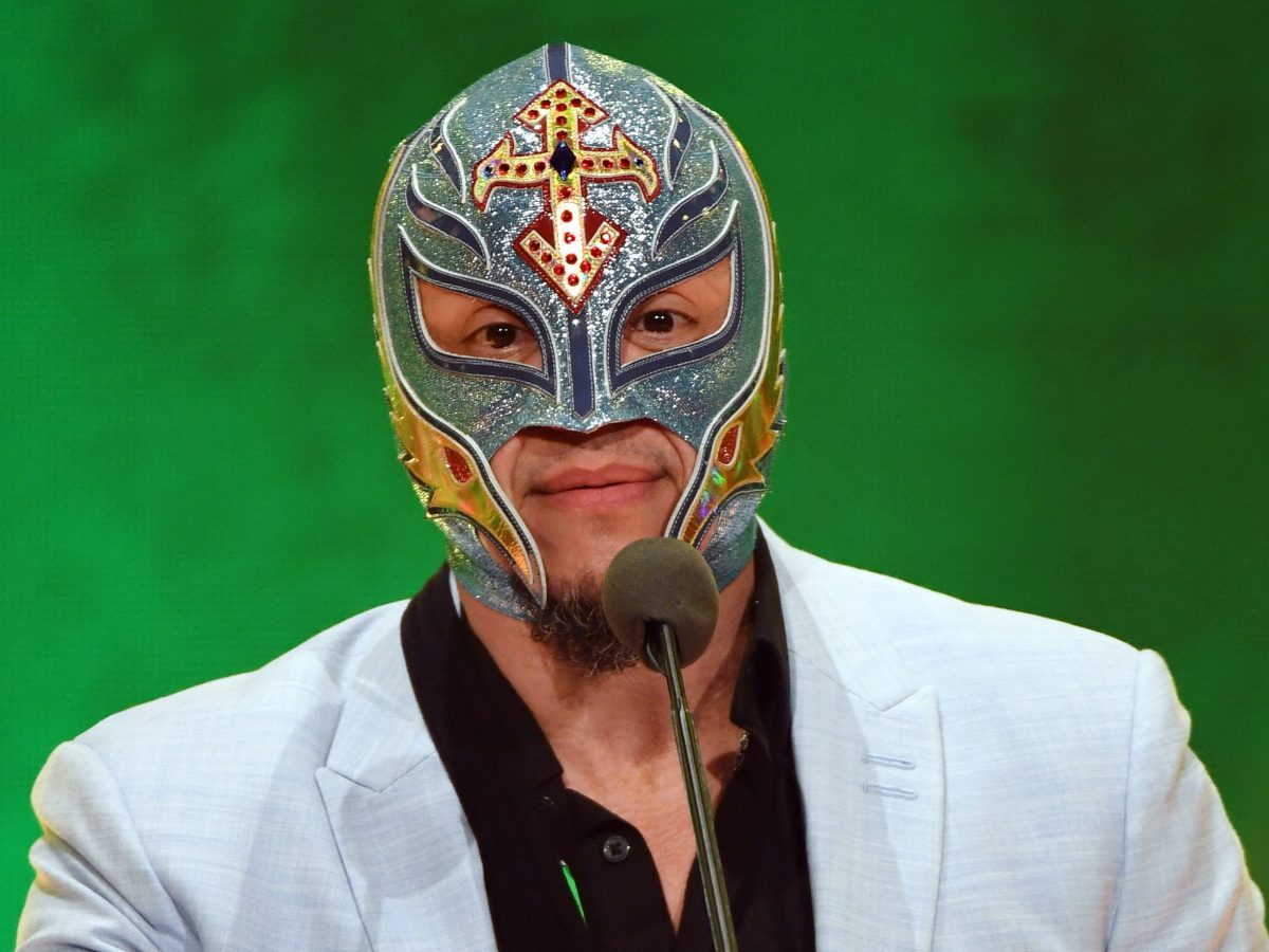 Wrestling, Rey Mysterio aspetta l'Extreme Rules e si mostra senza maschera