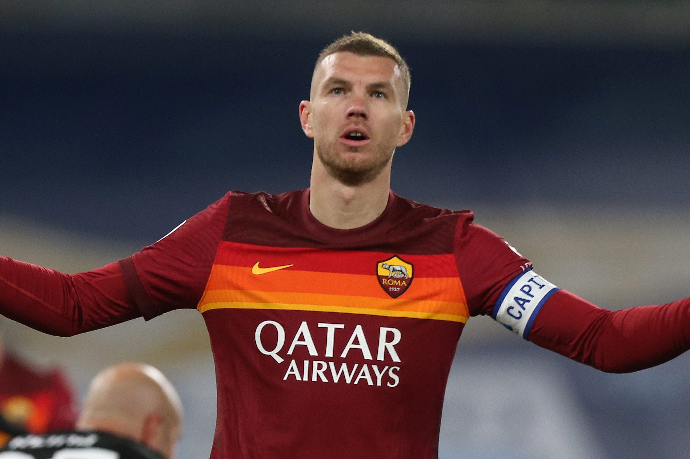 Edin Dzeko non è più il capitano della Roma ma torna in squadra: pace ...
