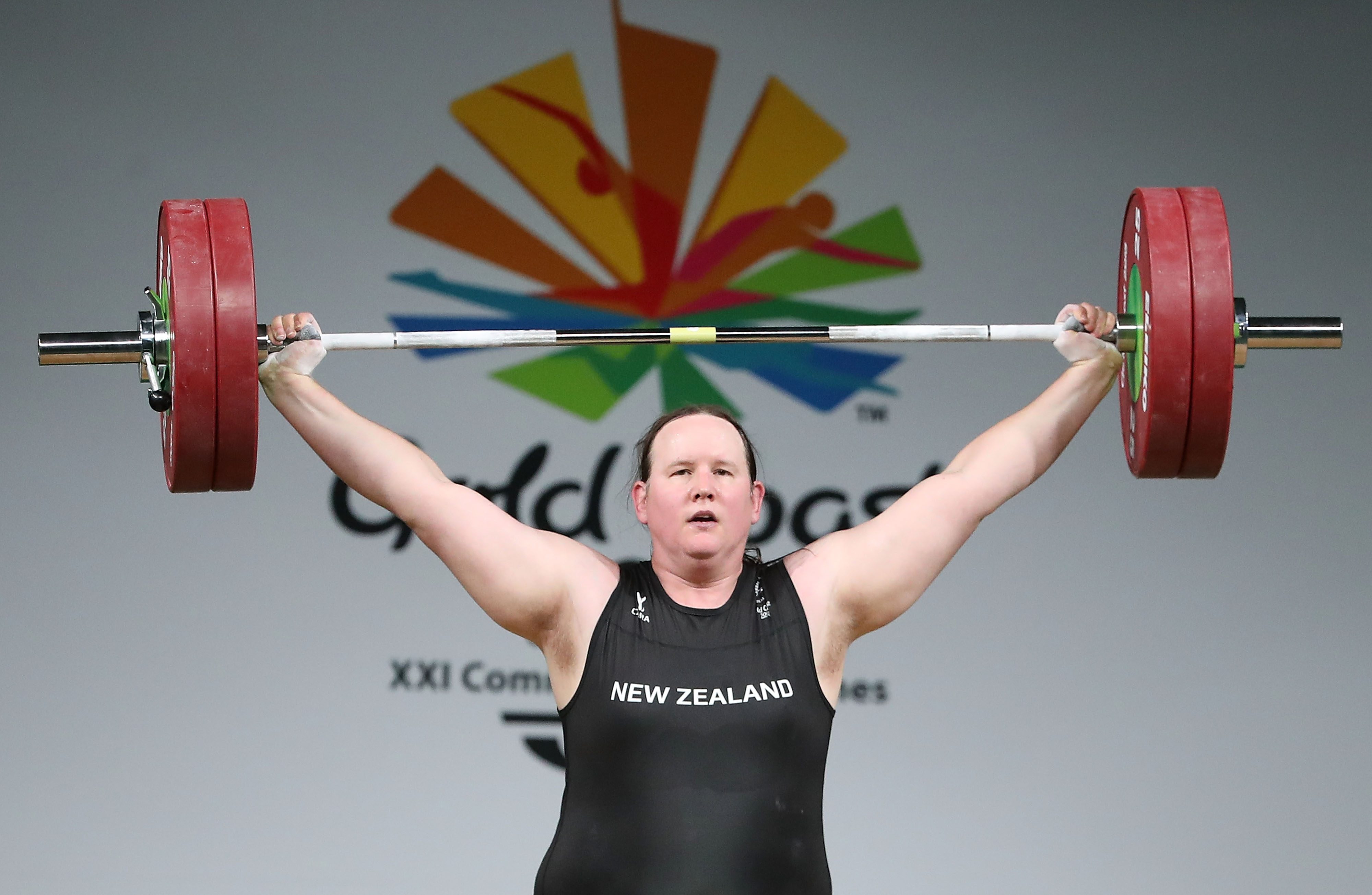 Laurel Hubbard sarà la prima atleta transgender a partecipare alle ...
