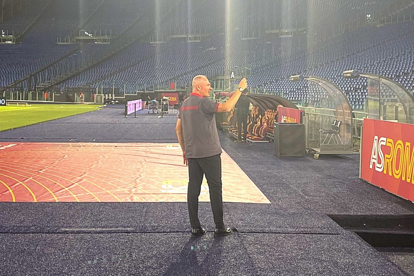 Alvini rientra dagli spogliatoi nell'Olimpico vuoto: Non vuole essere ...