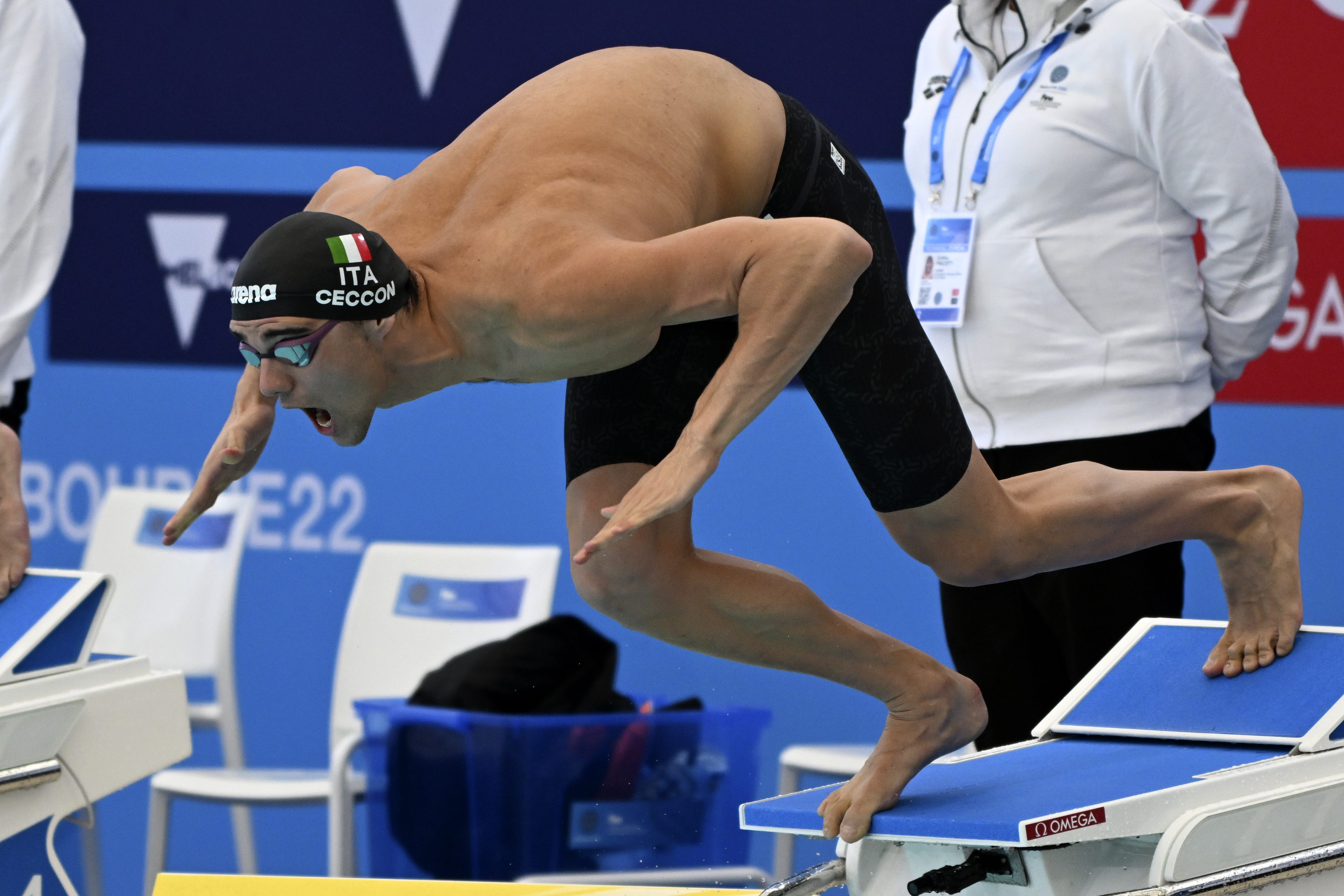 Thomas Ceccon è campione del mondo nei 100 misti: trionfo ai Mondiali ...