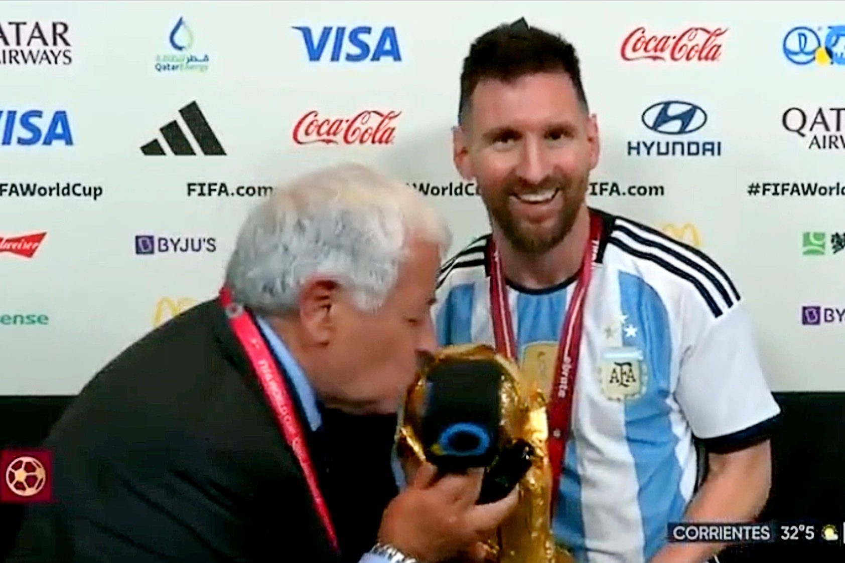 Giornalista argentino chiude la carriera vincendo i Mondiali: il calcio ...