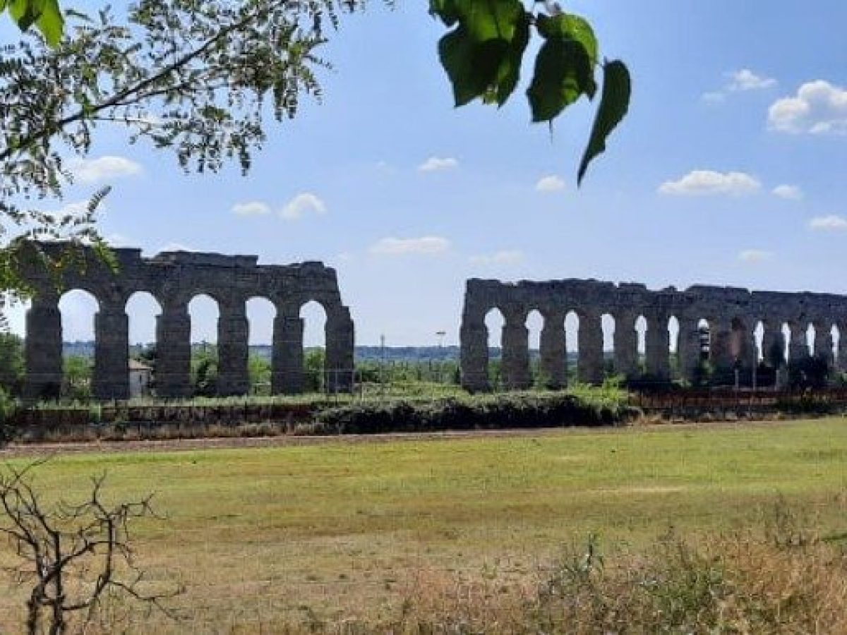 Cosa vedere al Parco degli Acquedotti: il percorso tra le rovine ...