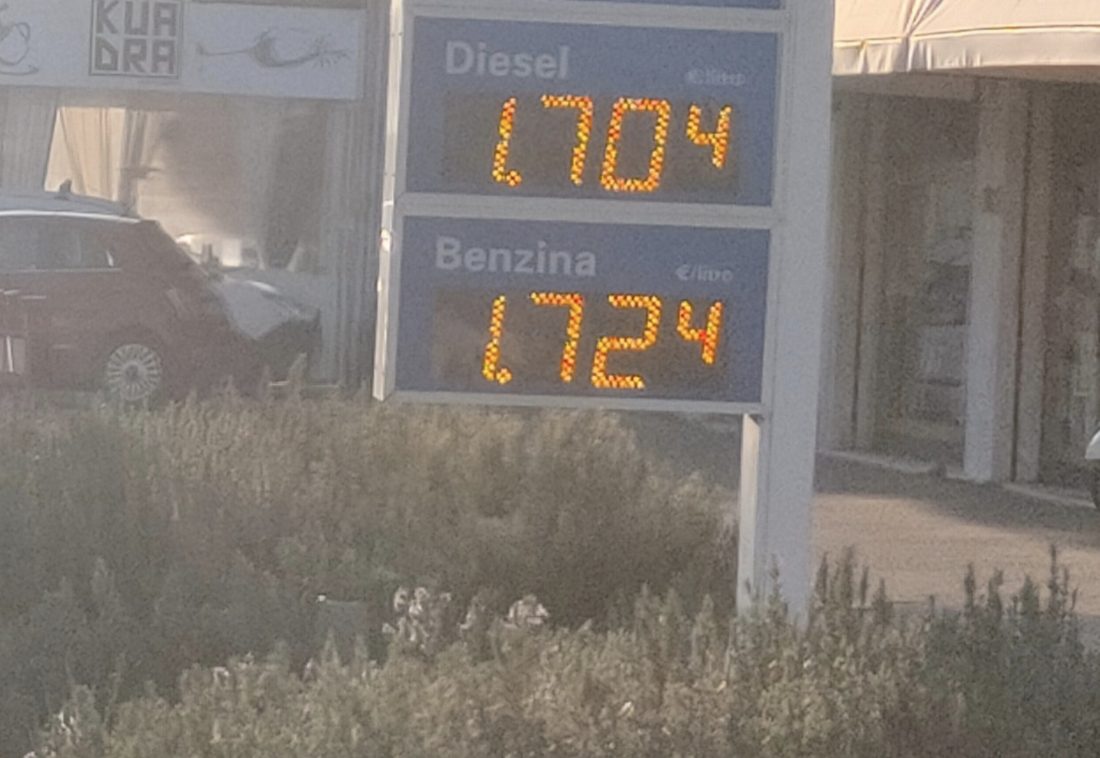 Quanto costa oggi la benzina a Roma: i prezzi sono diminuiti?