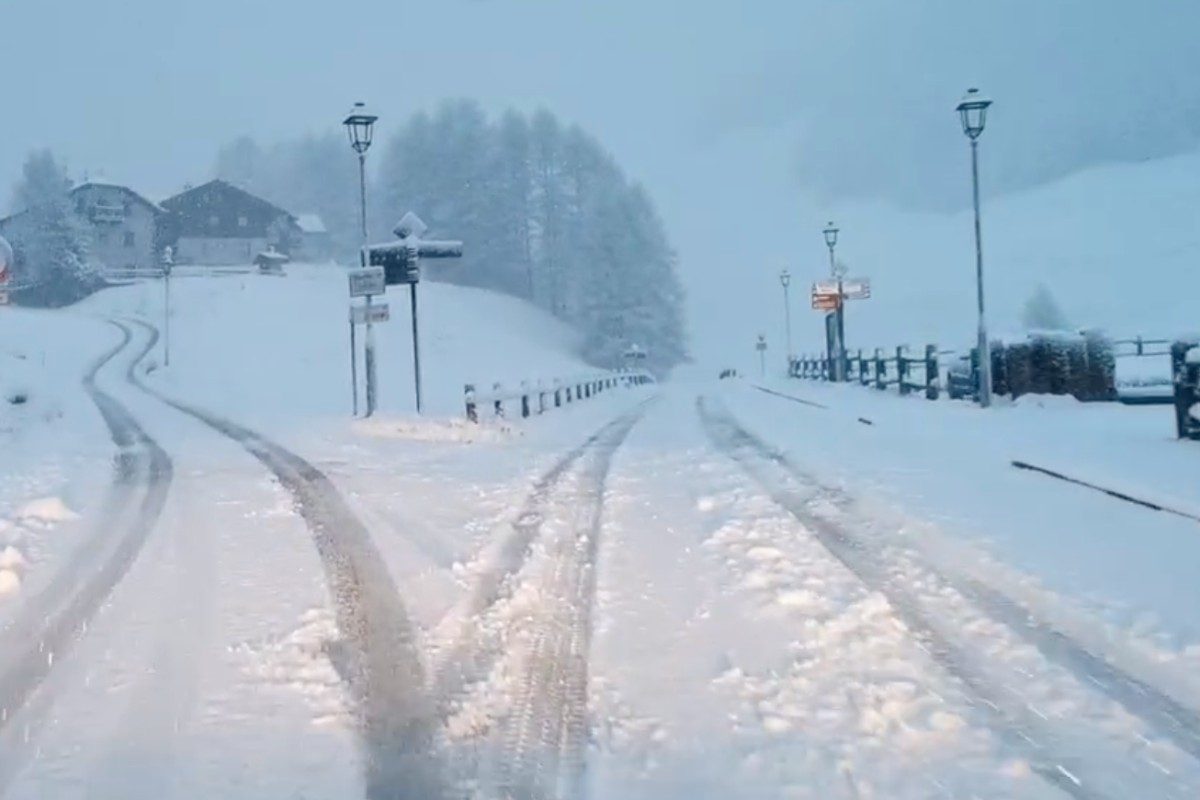 Prima nevicata in Valtellina: Livigno si sveglia ricoperta di bianco