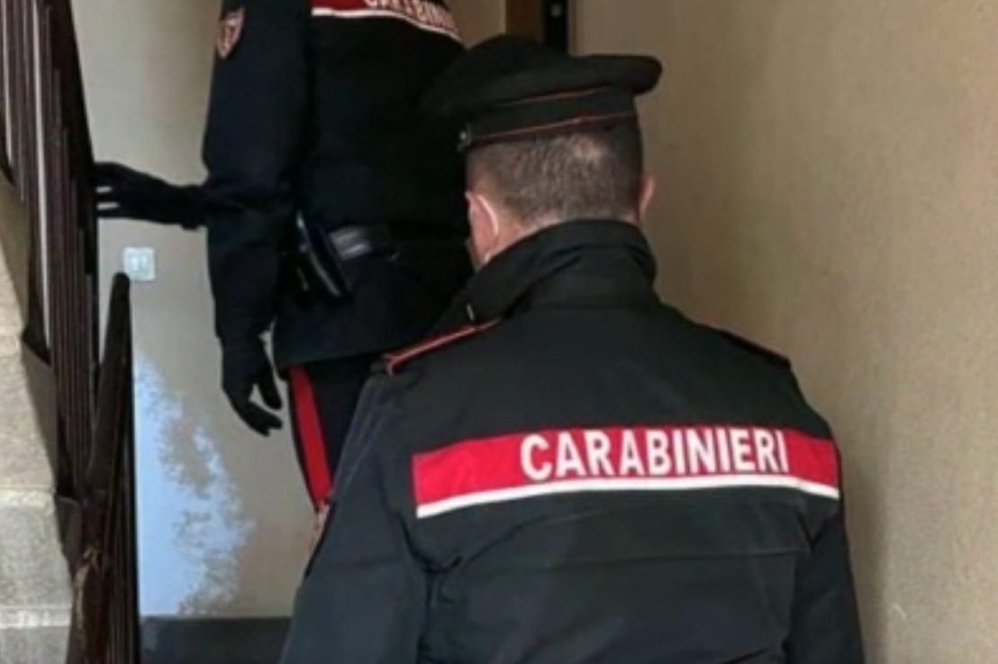 Un uomo è stato trovato morto nel suo appartamento a Milano: si indaga ...