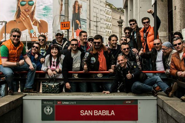 Milano, il raduno dei paninari è un tuffo negli anni '80: nostalgia e ...