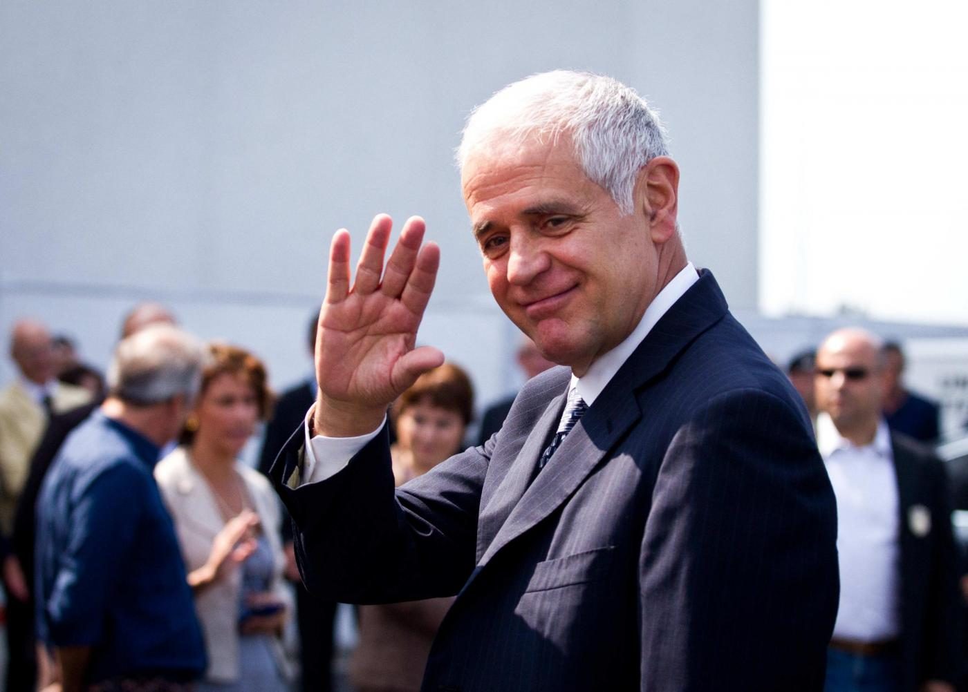 Formigoni lascia i domiciliari: farà l'insegnante di italiano per le ...