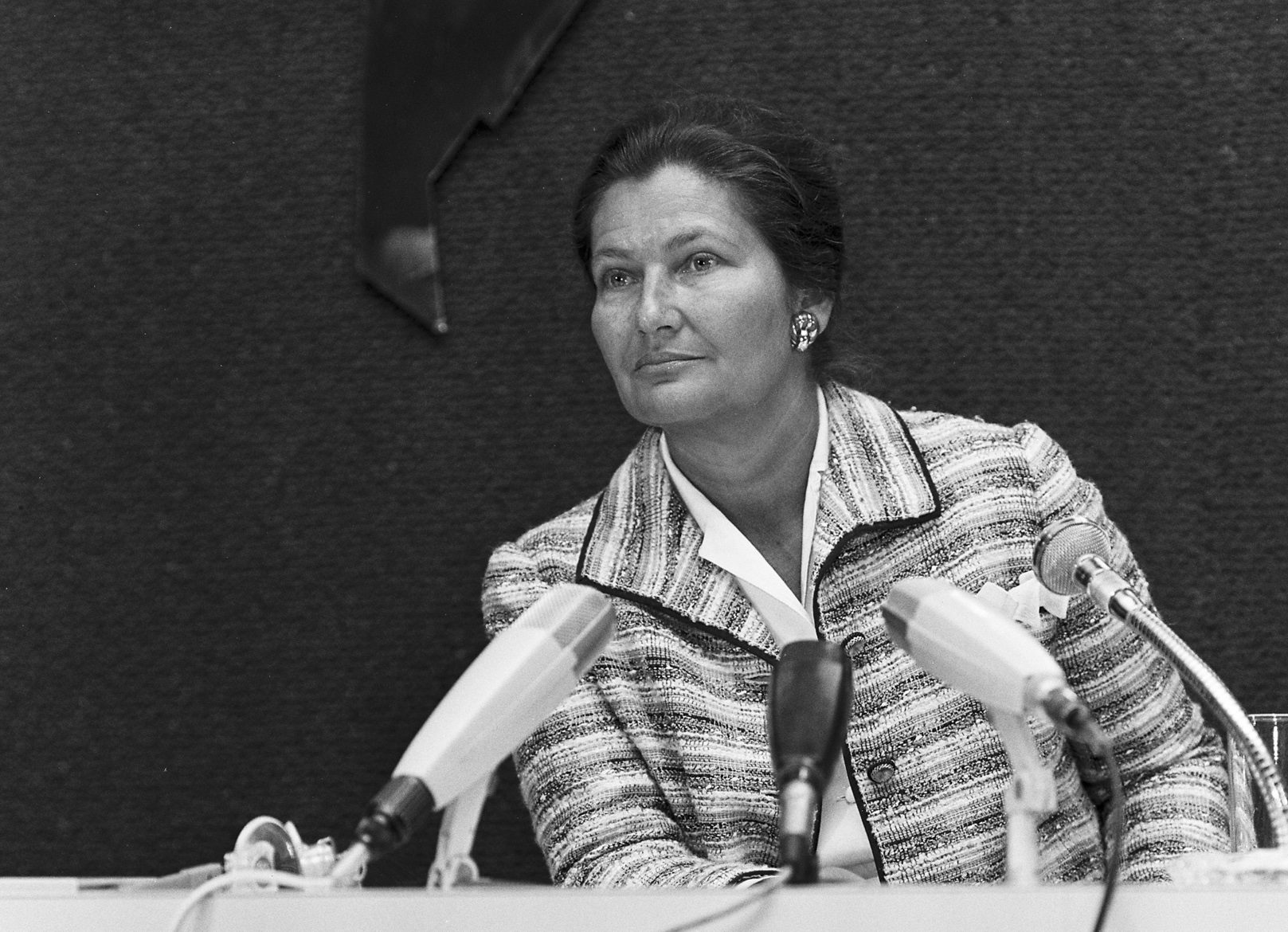 Giornata dei giusti: a Milano targhe per Simone Veil, István Bibó e i ...