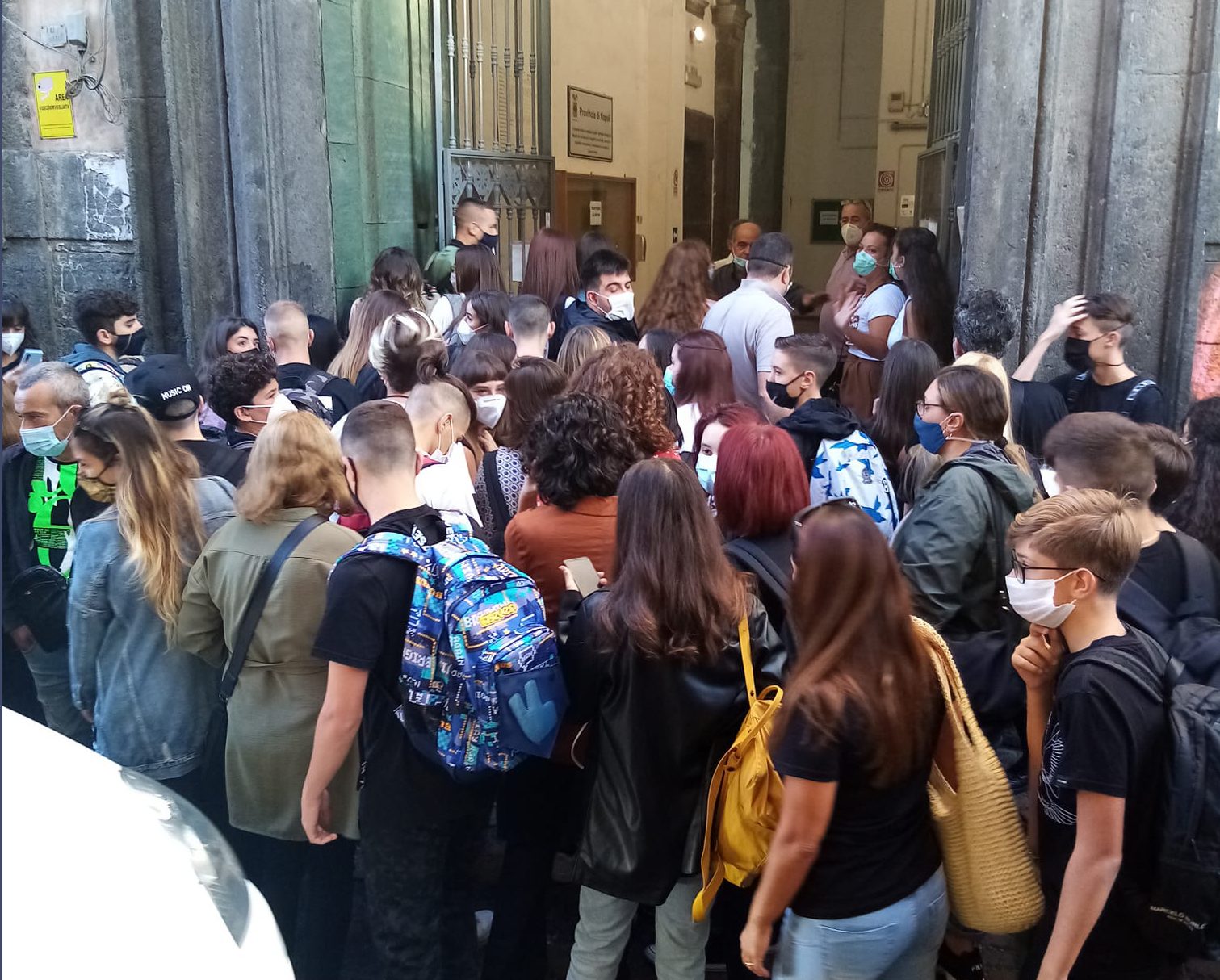 Liceo Fonseca Napoli: studente positivo al Covid, sede centrale chiusa ...