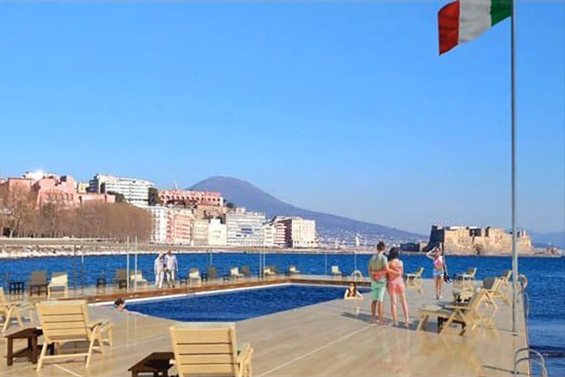 Pedane sugli scogli e parcheggi sul Lungomare: il piano di Napoli per ...