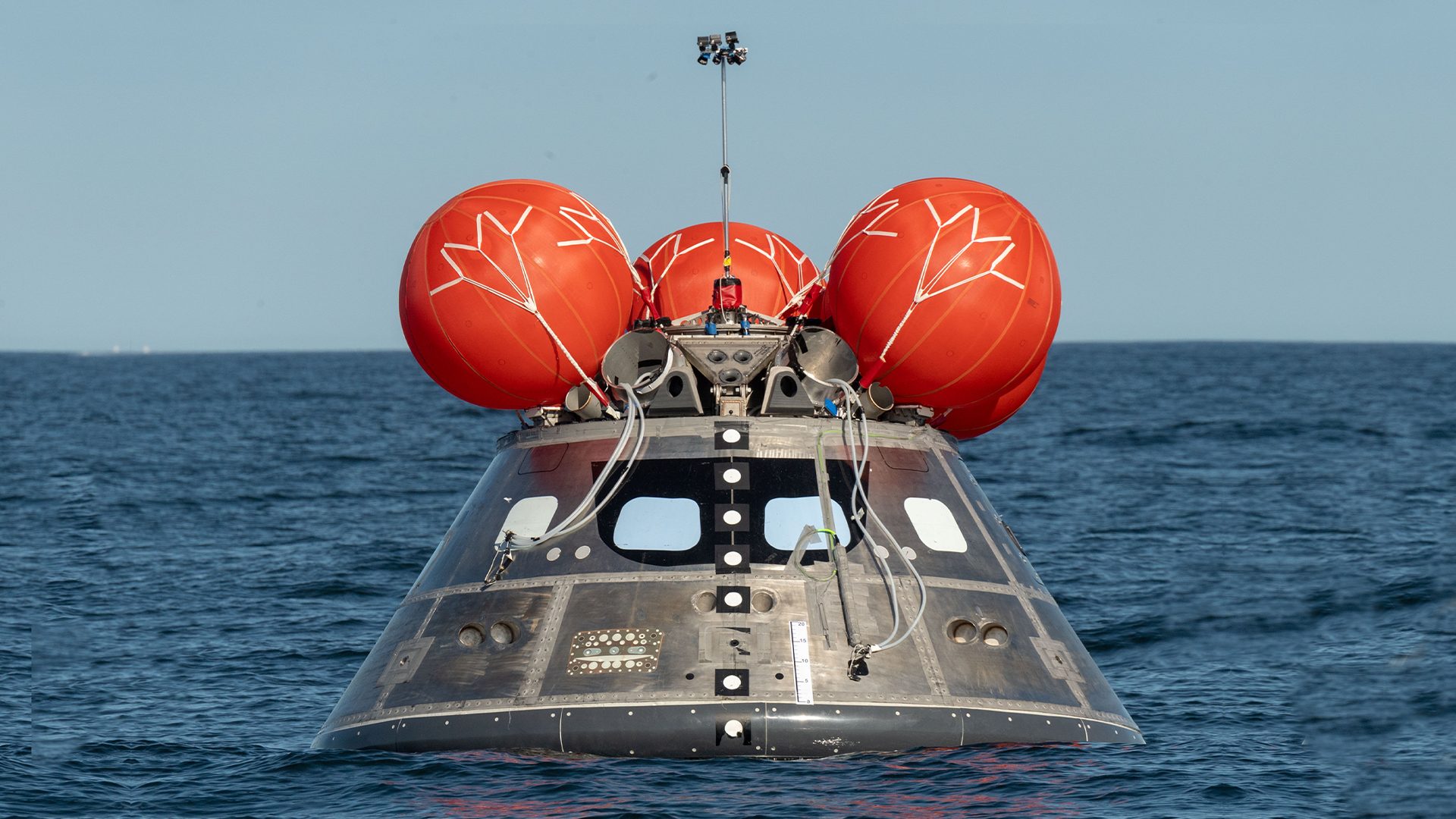 La missione Artemis 1 della NASA è terminata con successo: la capsula ...