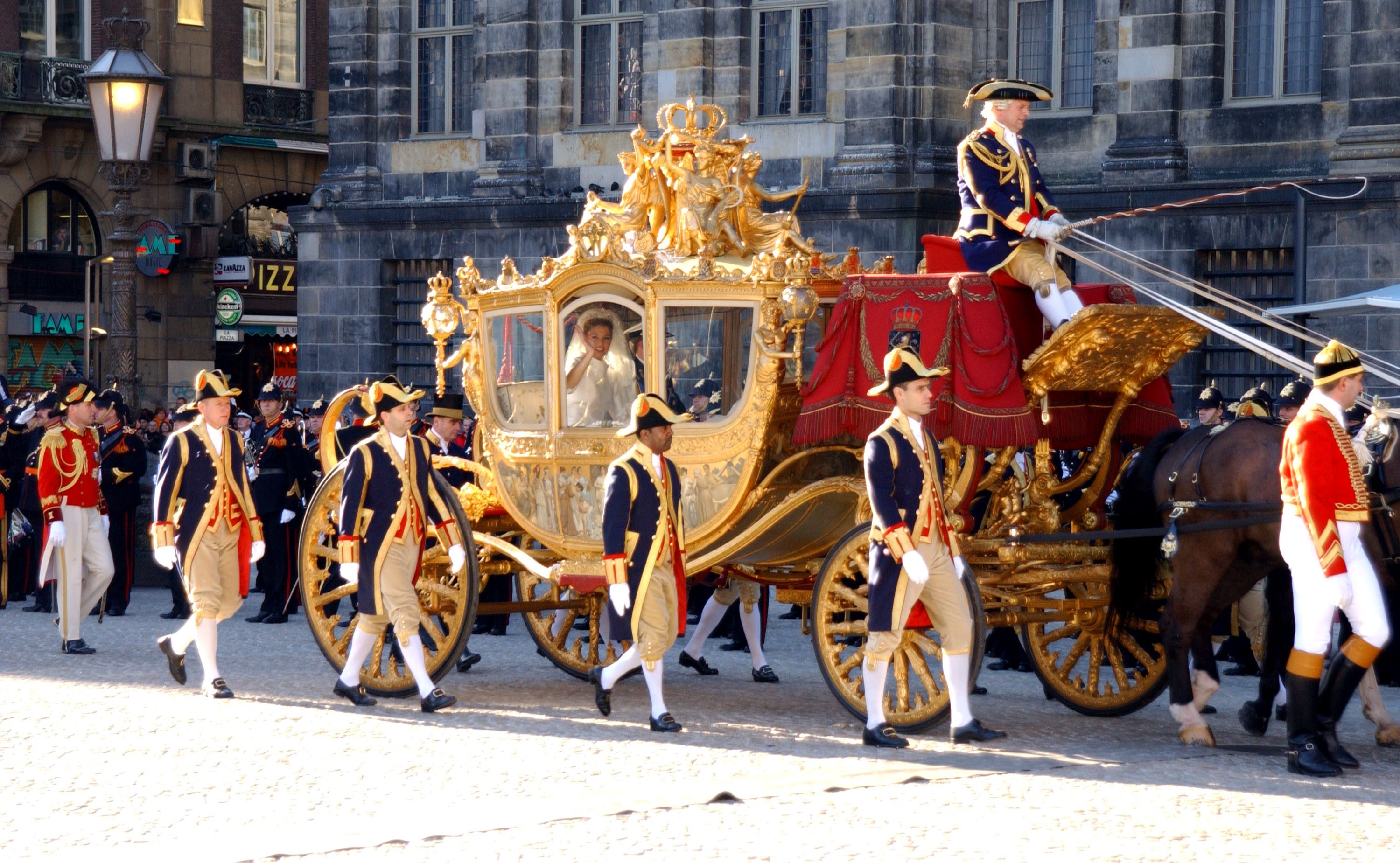 I reali d'Olanda dicono addio alla carrozza d'oro: nasconde un simbolo ...