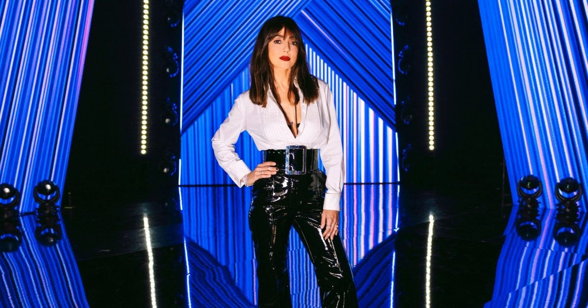 Ambra Angiolini a X-Factor coi pantaloni di vernice: per la prima ...